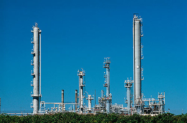 Electrical Safety for Refineries and Petrochemistry